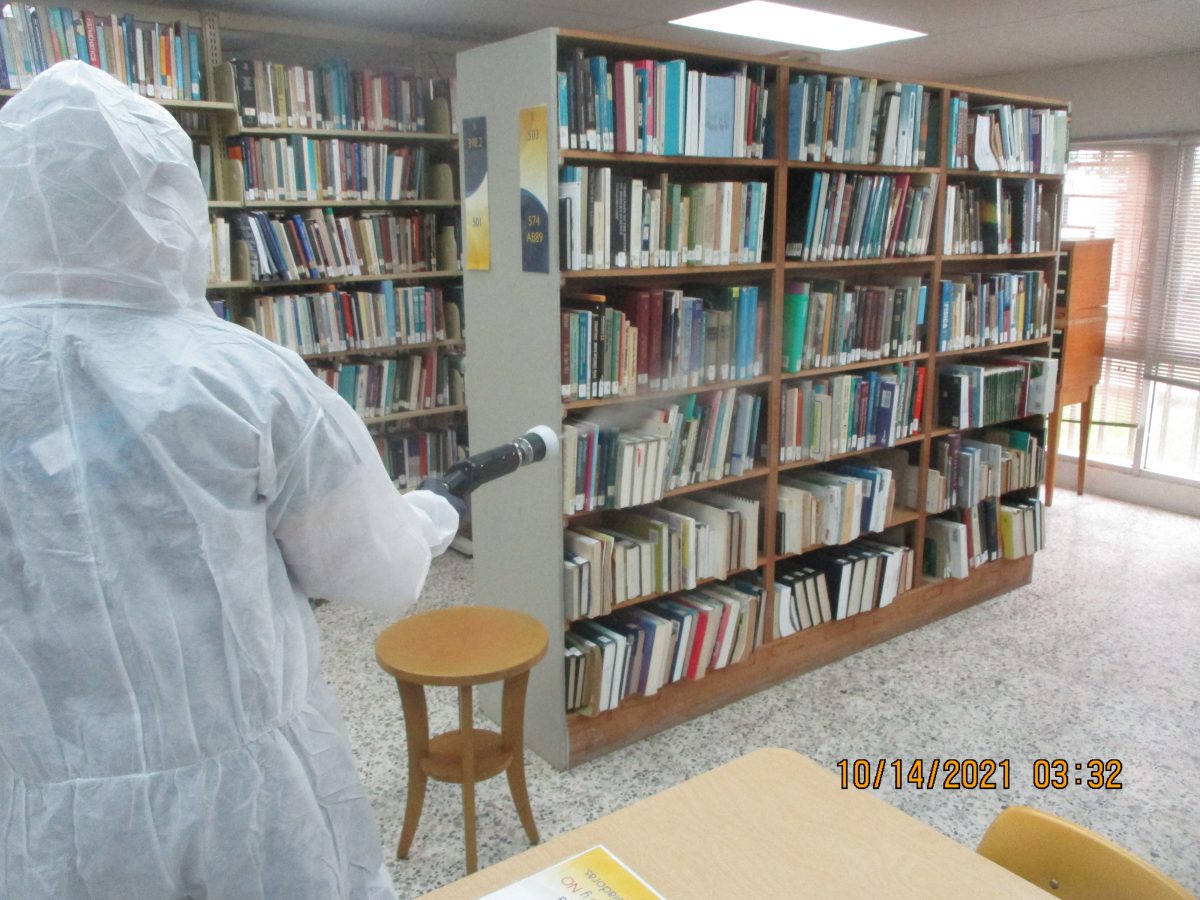 Limpieza y mantenimiento de libros y bibliotecas. - Inteco